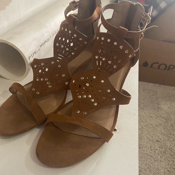 Report | Shoes | Low Wedge Report Sandal | Poshmark